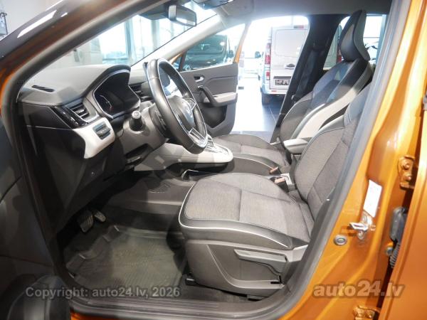 Orange Renault Captur 2021 in Tallinn, with an engine capacity of 1.30 L and mileage of 35 thousand km for 16990 €, photo 7 on AUTOMOTO.COM.LV