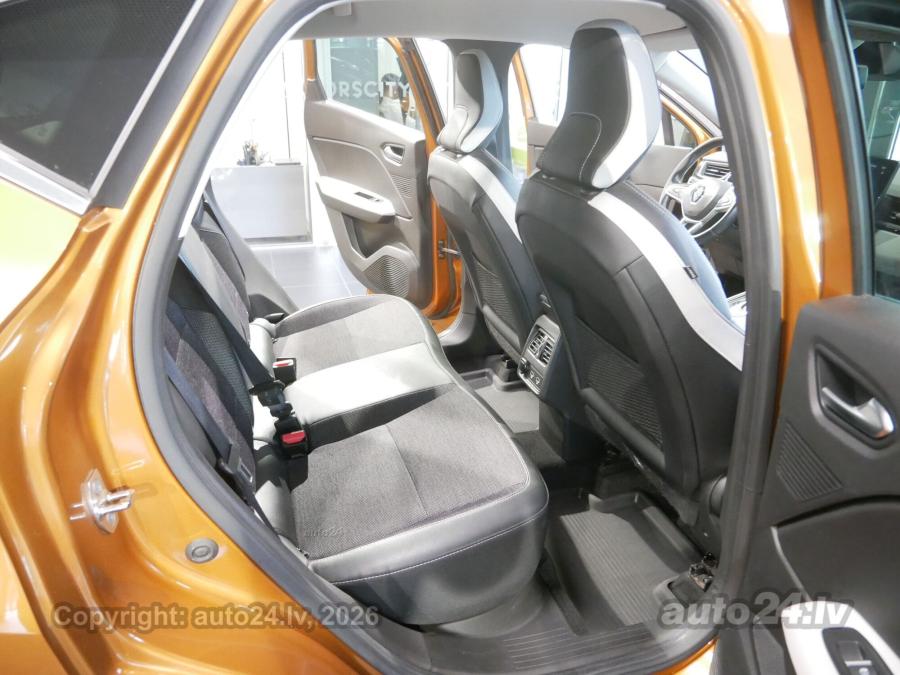 Orange Renault Captur 2021 in Tallinn, with an engine capacity of 1.30 L and mileage of 35 thousand km for 16990 €, photo 12 on AUTOMOTO.COM.LV