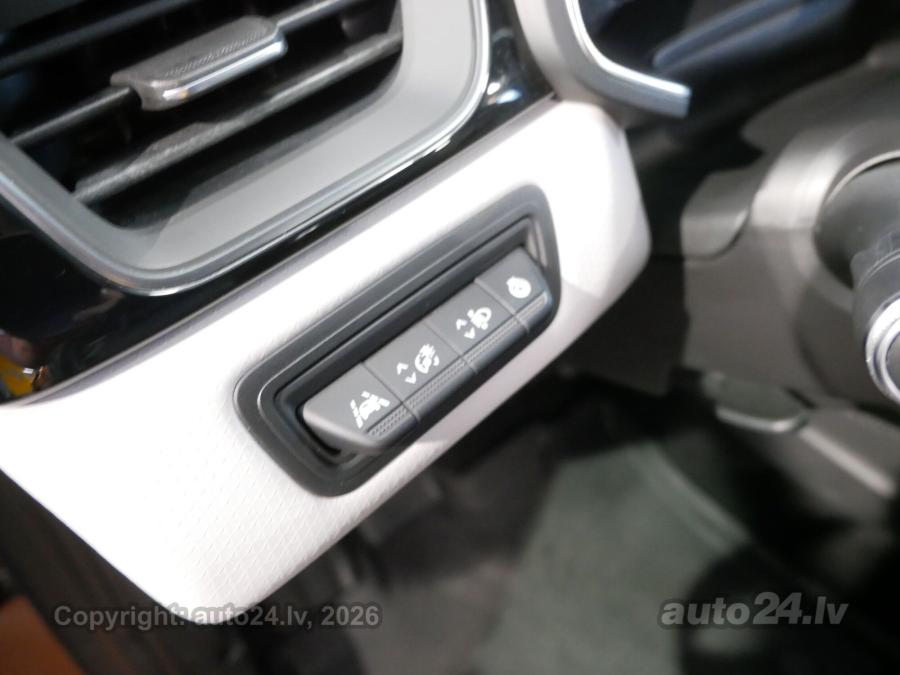 Orange Renault Captur 2021 in Tallinn, with an engine capacity of 1.30 L and mileage of 35 thousand km for 16990 €, photo 13 on AUTOMOTO.COM.LV