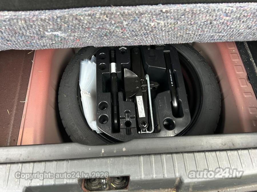Sarkans Renault Captur 2015 Tartu, ar dzinēja tilpumu 1.20 L un nobraukumu 136 tūkst. km par 7450 €, foto 13 vietnē AUTOMOTO.COM.LV