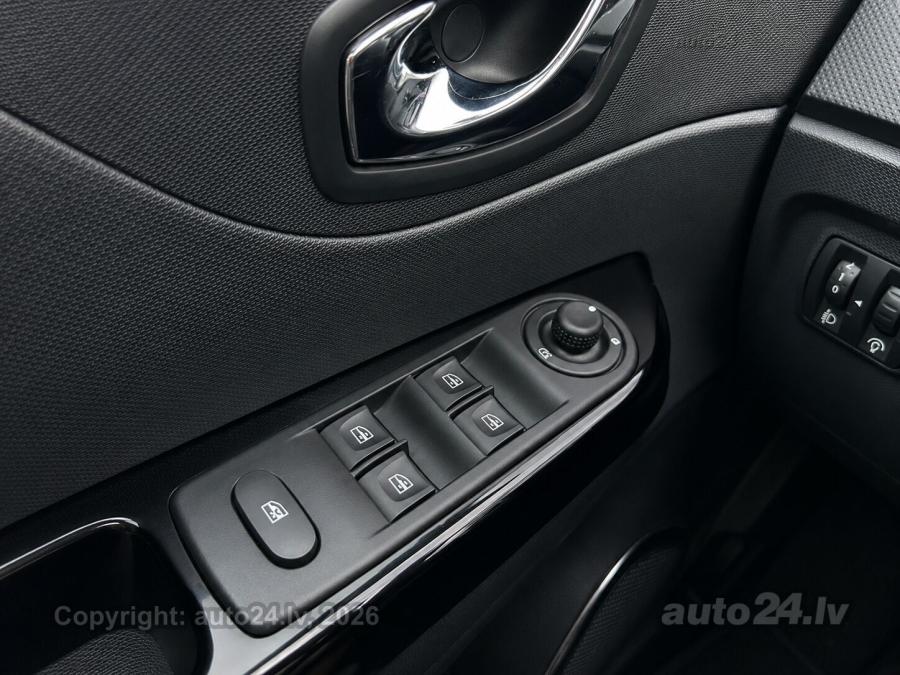 Sarkans Renault Captur 2015 Tartu, ar dzinēja tilpumu 1.20 L un nobraukumu 136 tūkst. km par 7450 €, foto 19 vietnē AUTOMOTO.COM.LV