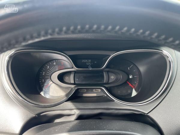 Red Renault Captur 2016 in Vilnius, with an engine capacity of 1.50 L and mileage of 203 thousand km for 10000 €, photo 6 on AUTOMOTO.COM.LV