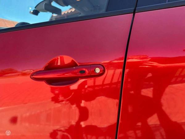 Red Renault Captur 2016 in Siauliai, with an engine capacity of 1.50 L and mileage of 162 thousand km for 7550 €, photo 4 on AUTOMOTO.COM.LV