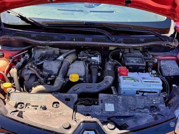 Red Renault Captur 2016 in Siauliai, with an engine capacity of 1.50 L and mileage of 162 thousand km for 7550 €, photo 5 on AUTOMOTO.COM.LV