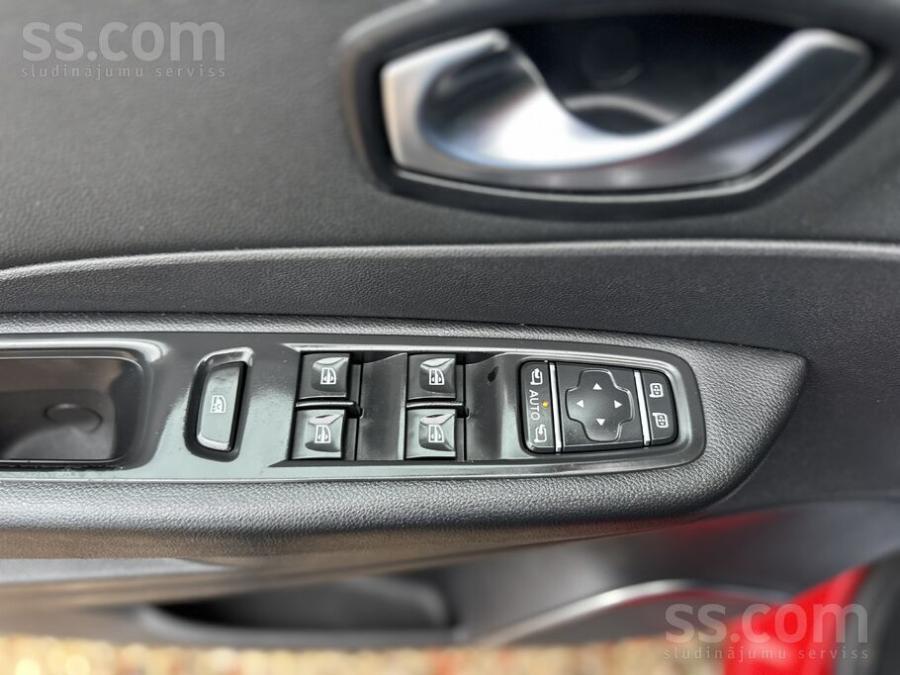 Red Renault Captur 2017 in Cesis, with an engine capacity of 1.20 L and mileage of 0 thousand km for 9700 €, photo 12 on AUTOMOTO.COM.LV