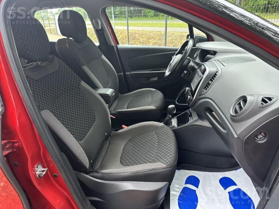 Red Renault Captur 2017 in Cesis, with an engine capacity of 1.20 L and mileage of 0 thousand km for 9700 €, photo 20 on AUTOMOTO.COM.LV