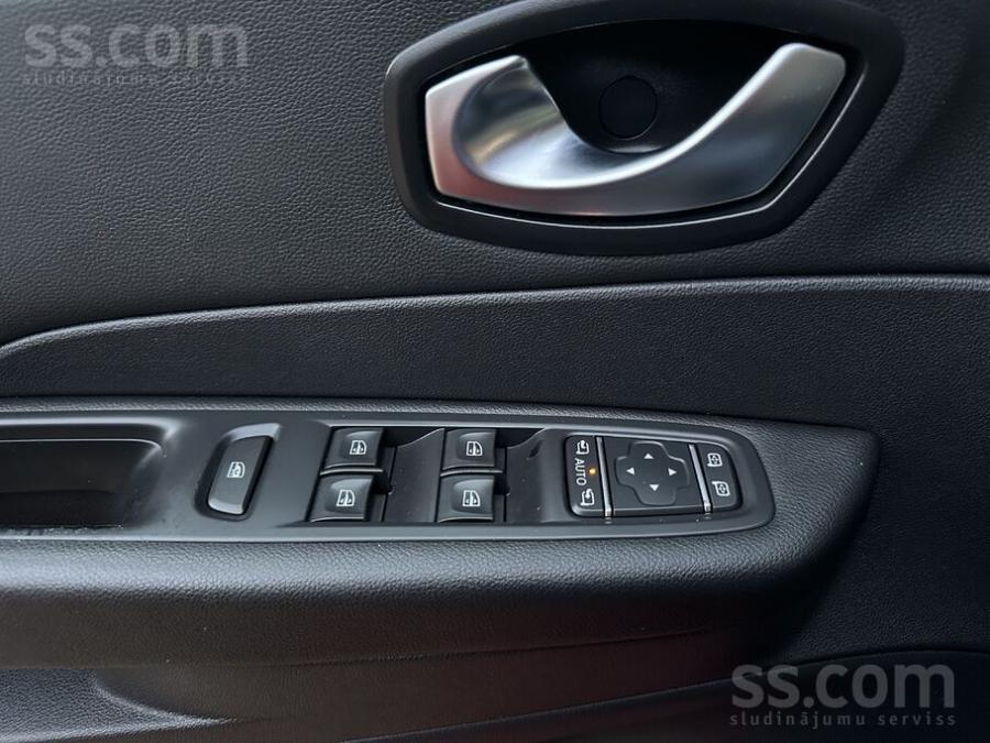 Sarkans Renault Captur 2017 Cēsis, ar dzinēja tilpumu 1.20 L un nobraukumu 0 tūkst. km par 8900 €, foto 11 vietnē AUTOMOTO.COM.LV