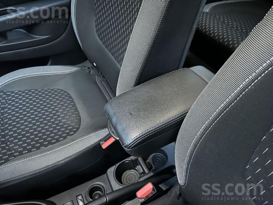 Sarkans Renault Captur 2017 Cēsis, ar dzinēja tilpumu 1.20 L un nobraukumu 0 tūkst. km par 8900 €, foto 17 vietnē AUTOMOTO.COM.LV