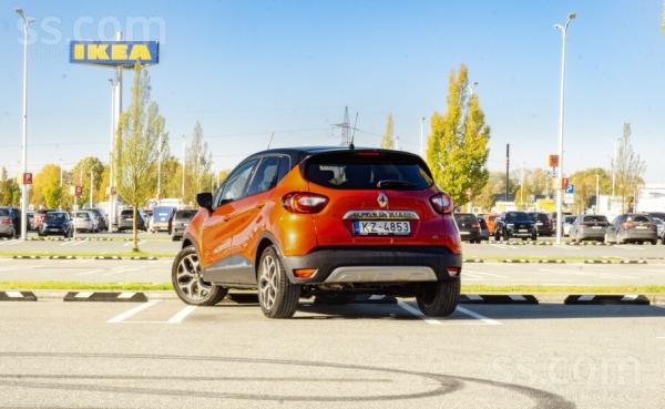Red Renault Captur 2017 in Riga, with an engine capacity of 1.50 L and mileage of 127 thousand km for 9990 €, photo 9 on AUTOMOTO.COM.LV