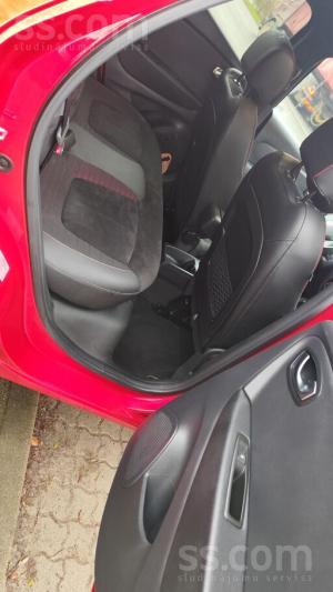 Red Renault Captur 2019 in Jelgava, with an engine capacity of 1.30 L and mileage of 152 thousand km for 8990 €, photo 15 on AUTOMOTO.COM.LV