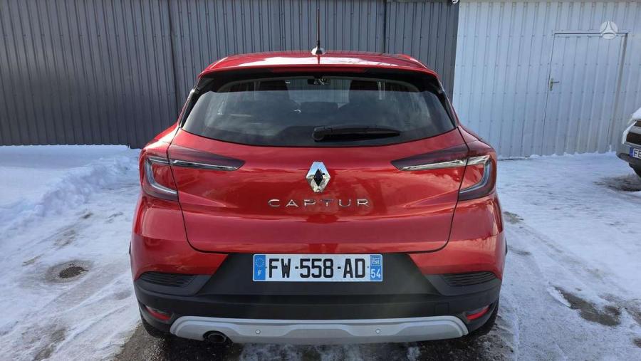 Red Renault Captur 2020 in Taurage, with an engine capacity of 1.30 L and mileage of 204 thousand km for 10400 €, photo 8 on AUTOMOTO.COM.LV