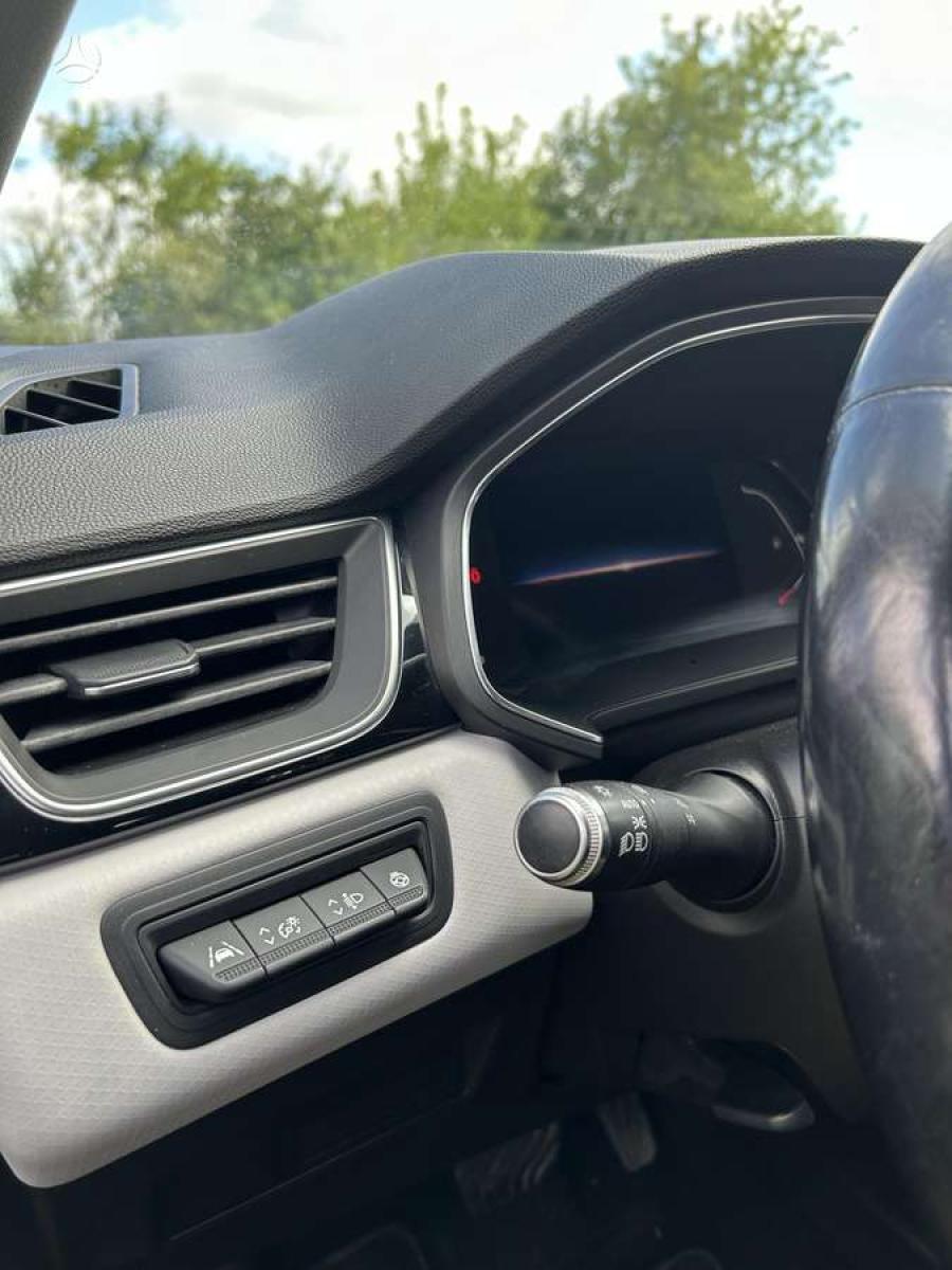 Sarkans Renault Captur 2020 Alīta, ar dzinēja tilpumu 1.33 L un nobraukumu 46 tūkst. km par 13200 €, foto 14 vietnē AUTOMOTO.COM.LV