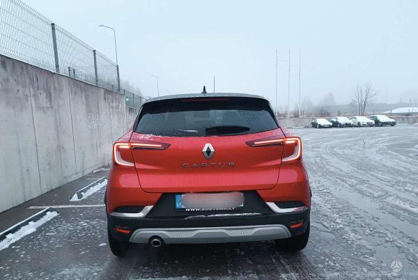 Red Renault Captur 2021 in Vilnius, with an engine capacity of 1.33 L and mileage of 39 thousand km for 15500 €, photo 4 on AUTOMOTO.COM.LV