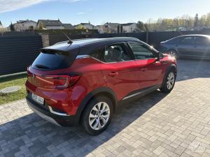 Red Renault Captur 2022 in Vilnius, with an engine capacity of 1.30 L and mileage of 43 thousand km for 18500 €, photo 4 on AUTOMOTO.COM.LV