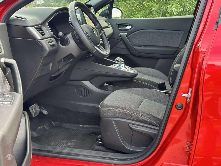 Red Renault Captur 2024 in Klaipeda, with an engine capacity of 1.33 L and mileage of 17 thousand km for 18500 €, photo 16 on AUTOMOTO.COM.LV