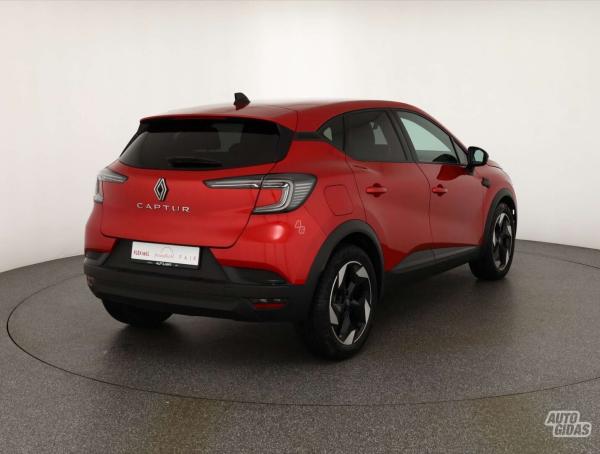 Red Renault Captur 2025 in Kaunas, with an engine capacity of 1.30 L and mileage of 26 thousand km for 26299 €, photo 5 on AUTOMOTO.COM.LV
