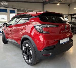 Red Renault Captur 2025 in Kaunas, with an engine capacity of 1.30 L and mileage of 10 thousand km for 26799 €, photo 5 on AUTOMOTO.COM.LV