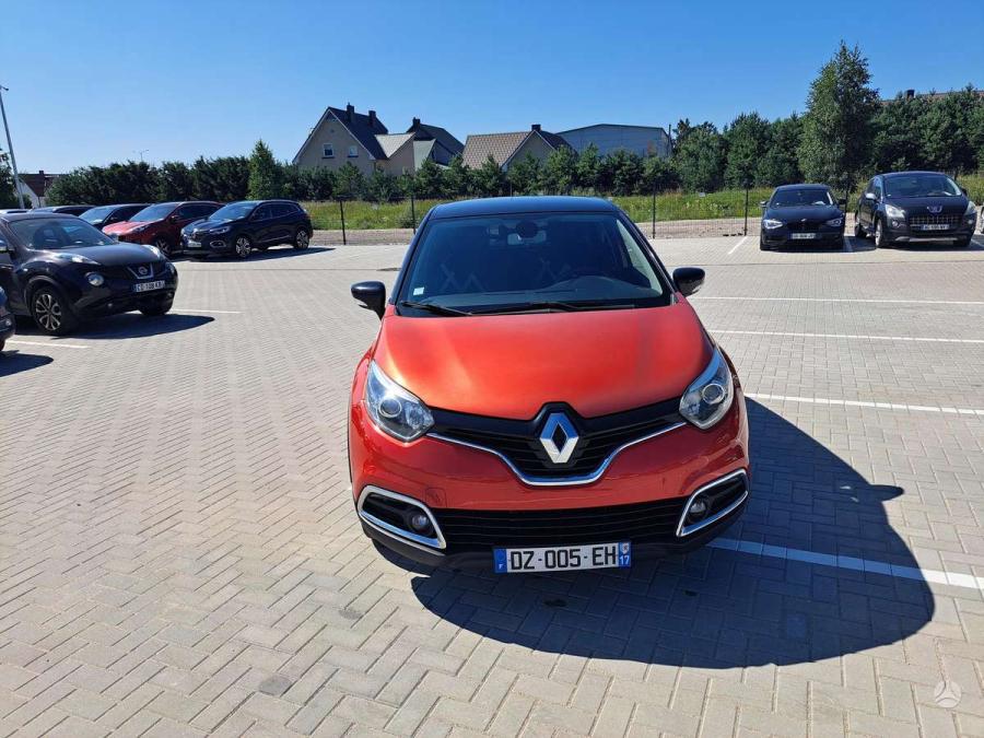 Red Renault Captur 2016 in Taurage, with an engine capacity of 1.50 L and mileage of 238 thousand km for 4999 €, photo 3 on AUTOMOTO.COM.LV