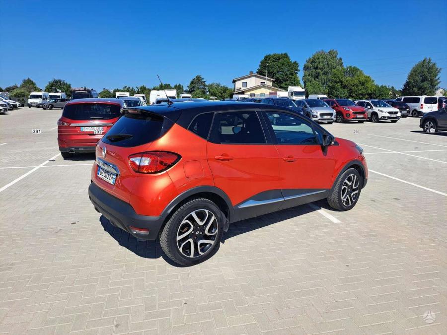 Red Renault Captur 2016 in Taurage, with an engine capacity of 1.50 L and mileage of 238 thousand km for 4999 €, photo 5 on AUTOMOTO.COM.LV