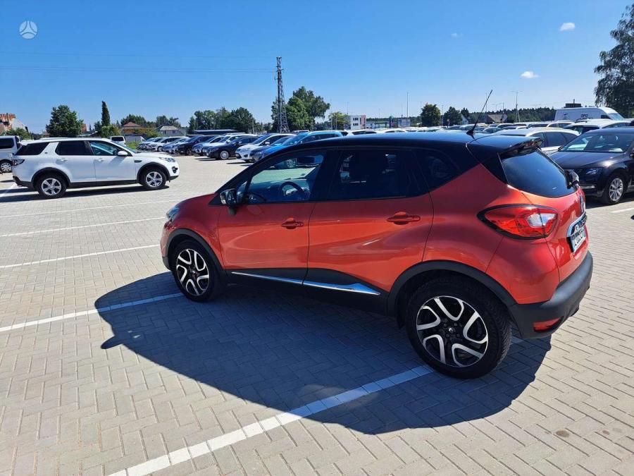 Red Renault Captur 2016 in Taurage, with an engine capacity of 1.50 L and mileage of 238 thousand km for 4999 €, photo 6 on AUTOMOTO.COM.LV