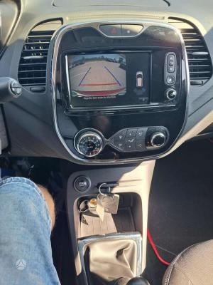 Red Renault Captur 2016 in Taurage, with an engine capacity of 1.50 L and mileage of 238 thousand km for 4999 €, photo 7 on AUTOMOTO.COM.LV