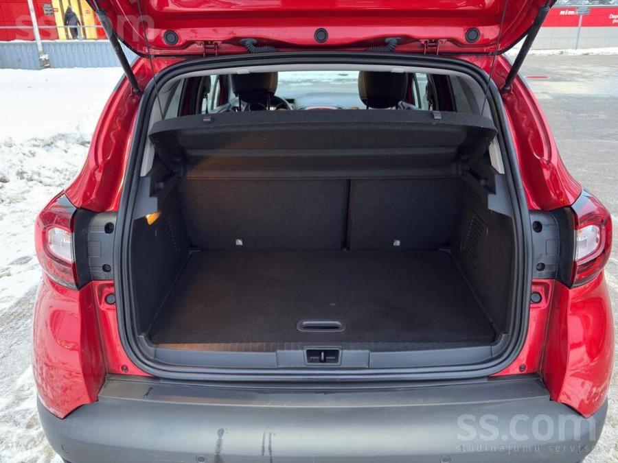 Red Renault Captur 2018 in Riga, with an engine capacity of 1.50 L and mileage of 51 thousand km for 12900 €, photo 6 on AUTOMOTO.COM.LV
