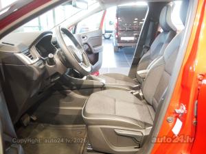 Red Renault Captur 2021 in Tallinn, with an engine capacity of 1.33 L and mileage of 39 thousand km for 15900 €, photo 8 on AUTOMOTO.COM.LV