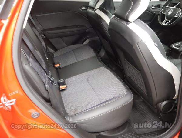 Sarkans Renault Captur 2022 Tallina, ar dzinēja tilpumu 1.30 L un nobraukumu 90 tūkst. km par 14900 €, foto 9 vietnē AUTOMOTO.COM.LV