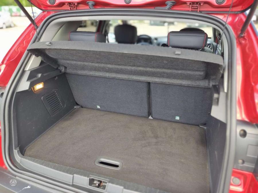 Sarkans Renault Captur 2016 Prienai, ar dzinēja tilpumu 1.50 L un nobraukumu 242 tūkst. km par 5350 €, foto 16 vietnē AUTOMOTO.COM.LV