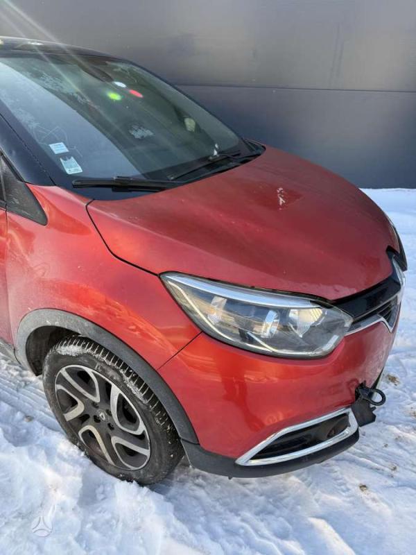 Sarkans Renault Captur 2016 Tauragė, ar dzinēja tilpumu 1.50 L un nobraukumu 150 tūkst. km par 4400 €, foto 4 vietnē AUTOMOTO.COM.LV