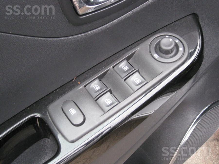 Renault Captur 2016 in Riga, with an engine capacity of 0.90 L and mileage of 0 thousand km for 6700 €, photo 12 on AUTOMOTO.COM.LV