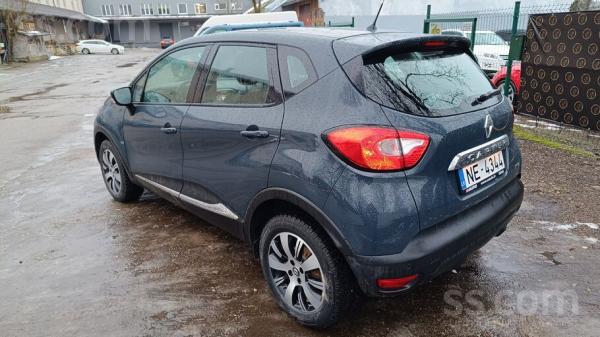 Violet Renault Captur 2017 in Cesis, with an engine capacity of 1.50 L and mileage of 172 thousand km for 8250 €, photo 6 on AUTOMOTO.COM.LV