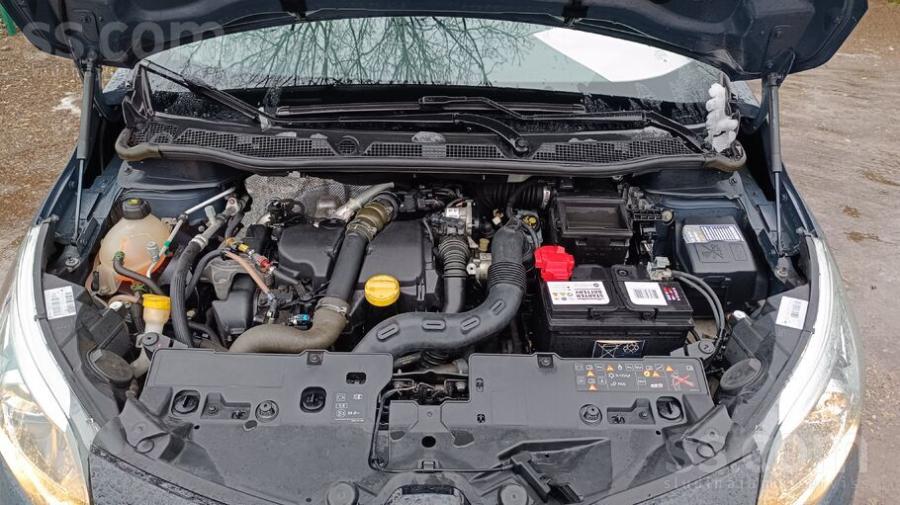 Violet Renault Captur 2017 in Cesis, with an engine capacity of 1.50 L and mileage of 172 thousand km for 8250 €, photo 14 on AUTOMOTO.COM.LV