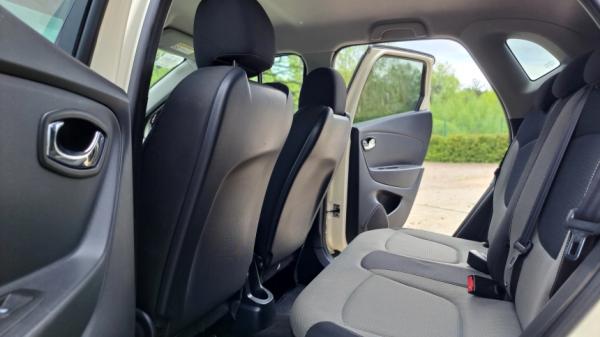 Balts Renault Captur 2014 Rīga, ar dzinēja tilpumu 1.50 L un nobraukumu 190 tūkst. km par 7990 €, foto 4 vietnē AUTOMOTO.COM.LV