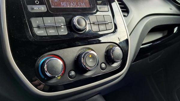 Balts Renault Captur 2014 Rīga, ar dzinēja tilpumu 1.50 L un nobraukumu 190 tūkst. km par 7990 €, foto 6 vietnē AUTOMOTO.COM.LV
