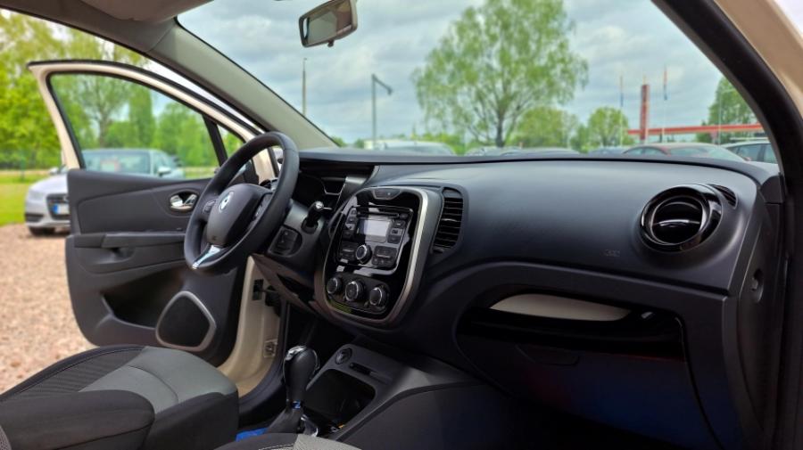 White Renault Captur 2014 in Riga, with an engine capacity of 1.50 L and mileage of 190 thousand km for 7990 €, photo 8 on AUTOMOTO.COM.LV