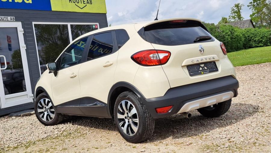 White Renault Captur 2014 in Riga, with an engine capacity of 1.50 L and mileage of 190 thousand km for 7990 €, photo 16 on AUTOMOTO.COM.LV
