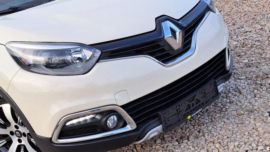 White Renault Captur 2014 in Riga, with an engine capacity of 1.50 L and mileage of 190 thousand km for 7990 €, photo 36 on AUTOMOTO.COM.LV