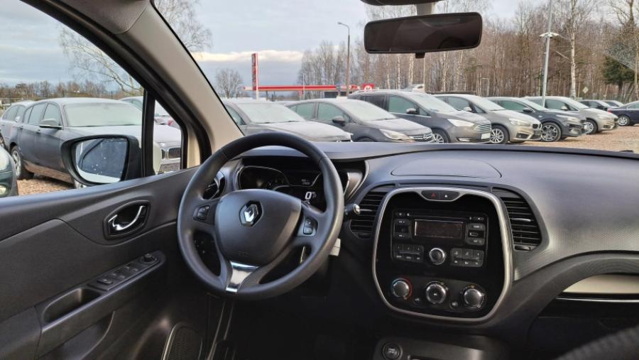 White Renault Captur 2014 in Riga, with an engine capacity of 1.50 L and mileage of 190 thousand km for 7990 €, photo 44 on AUTOMOTO.COM.LV