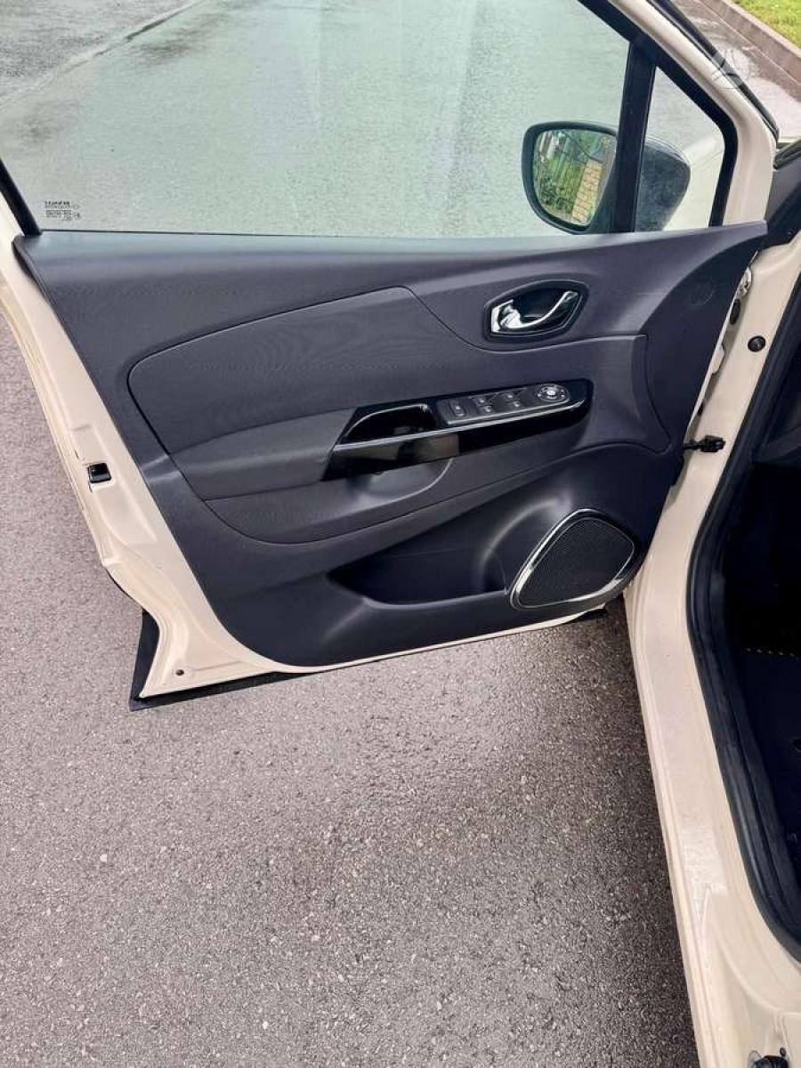 Balts Renault Captur 2014 Kelmė, ar dzinēja tilpumu 1.20 L un nobraukumu 163 tūkst. km par 4300 €, foto 10 vietnē AUTOMOTO.COM.LV
