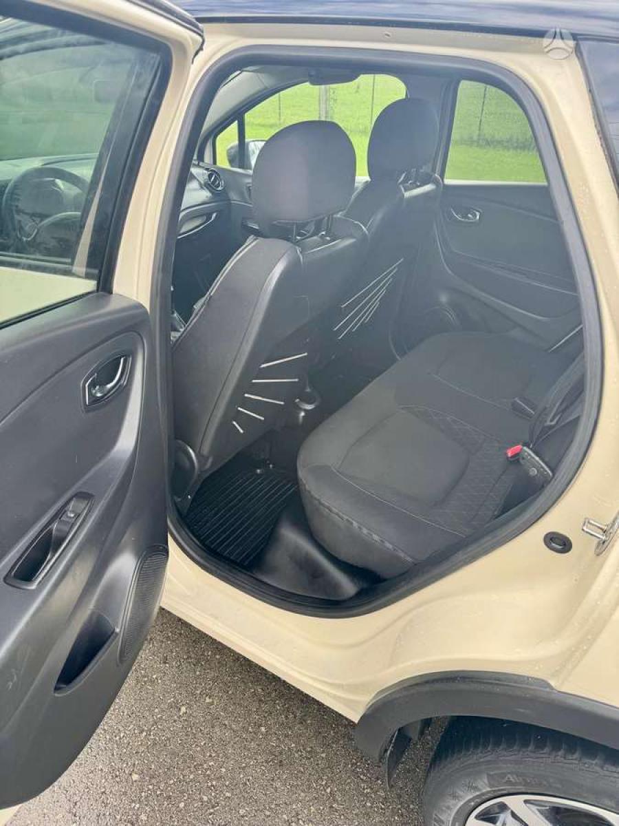 Balts Renault Captur 2014 Kelmė, ar dzinēja tilpumu 1.20 L un nobraukumu 163 tūkst. km par 4300 €, foto 12 vietnē AUTOMOTO.COM.LV