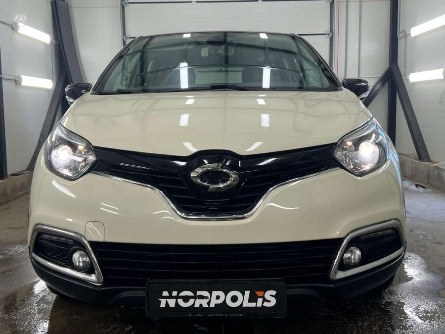 White Renault Captur 2015 in Vilnius, with an engine capacity of 1.46 L and mileage of 256 thousand km for 6100 €, photo 1 on AUTOMOTO.COM.LV
