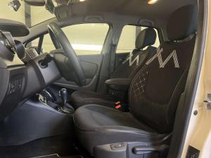 White Renault Captur 2015 in Vilnius, with an engine capacity of 1.46 L and mileage of 256 thousand km for 6100 €, photo 10 on AUTOMOTO.COM.LV
