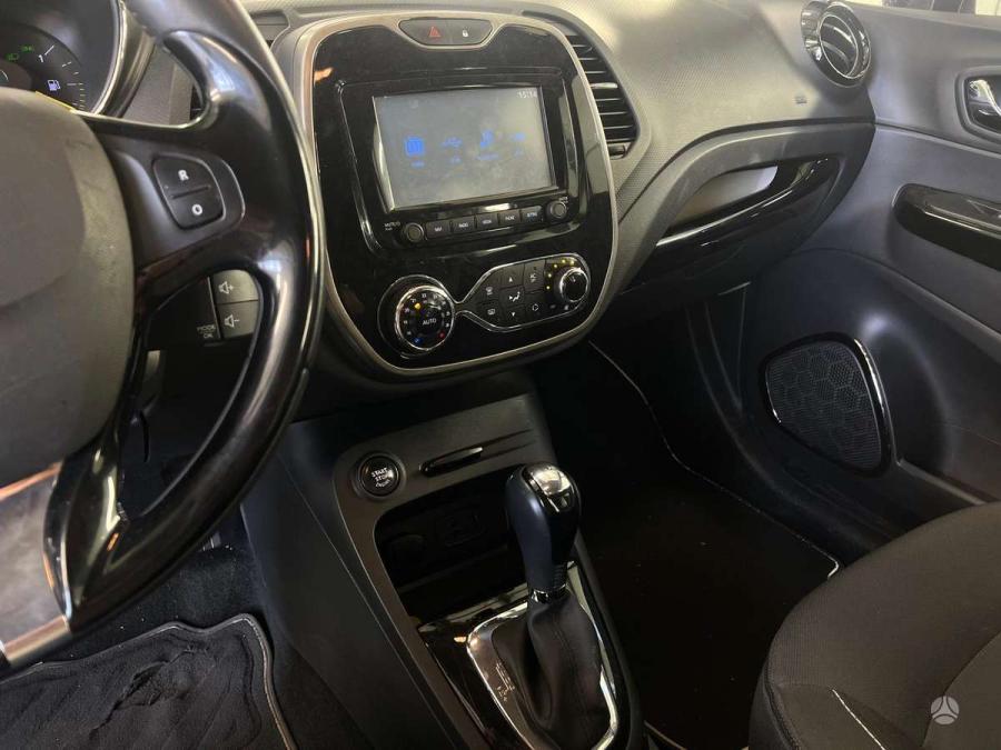White Renault Captur 2015 in Vilnius, with an engine capacity of 1.46 L and mileage of 256 thousand km for 6100 €, photo 14 on AUTOMOTO.COM.LV