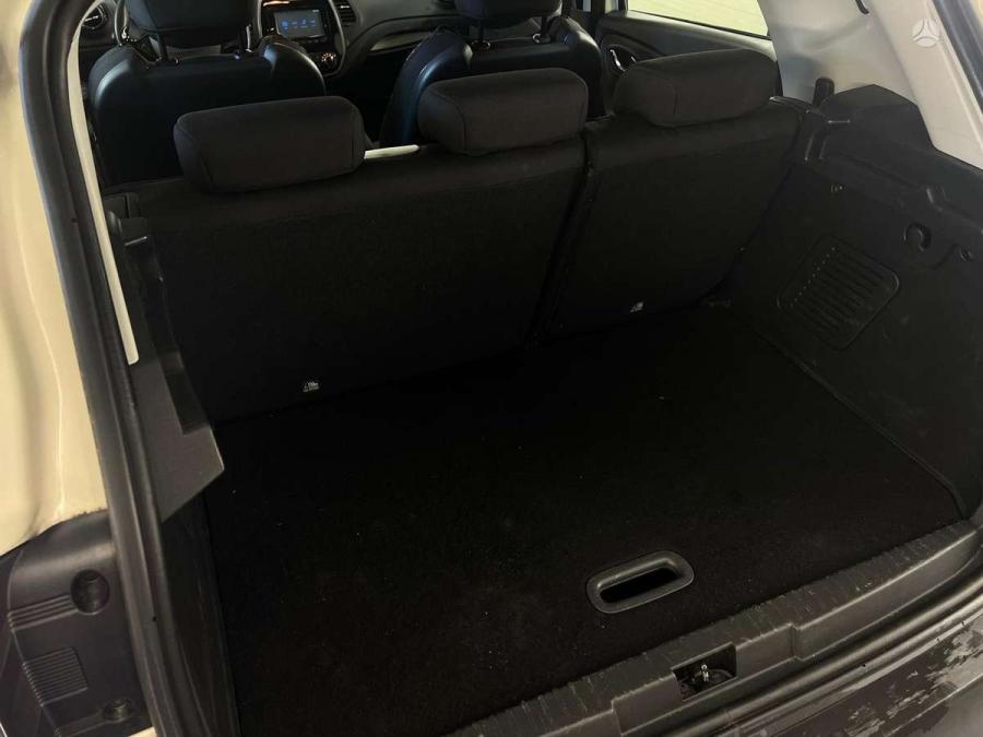 White Renault Captur 2015 in Vilnius, with an engine capacity of 1.46 L and mileage of 256 thousand km for 6100 €, photo 18 on AUTOMOTO.COM.LV