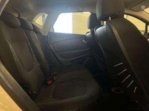 White Renault Captur 2015 in Vilnius, with an engine capacity of 1.46 L and mileage of 256 thousand km for 6100 €, photo 19 on AUTOMOTO.COM.LV