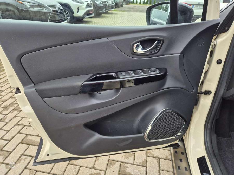 Balts Renault Captur 2015 Viļņa, ar dzinēja tilpumu 1.46 L un nobraukumu 362 tūkst. km par 5500 €, foto 12 vietnē AUTOMOTO.COM.LV