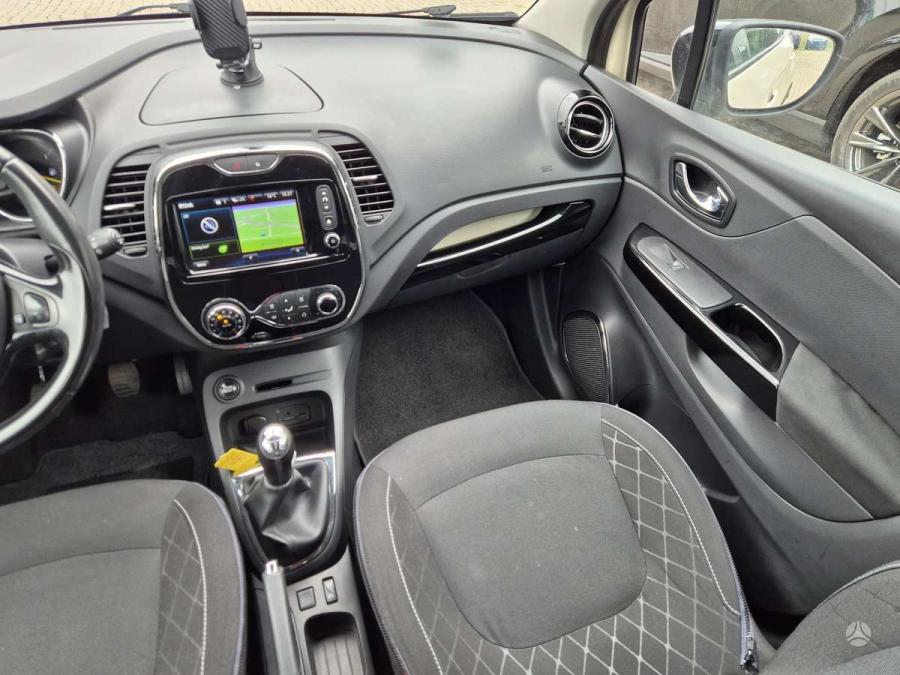 Balts Renault Captur 2015 Viļņa, ar dzinēja tilpumu 1.46 L un nobraukumu 362 tūkst. km par 5500 €, foto 16 vietnē AUTOMOTO.COM.LV