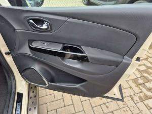 Balts Renault Captur 2015 Viļņa, ar dzinēja tilpumu 1.46 L un nobraukumu 362 tūkst. km par 5500 €, foto 17 vietnē AUTOMOTO.COM.LV