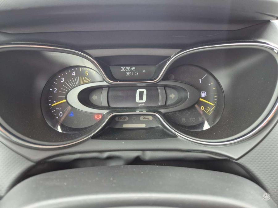 Balts Renault Captur 2015 Viļņa, ar dzinēja tilpumu 1.46 L un nobraukumu 362 tūkst. km par 5500 €, foto 24 vietnē AUTOMOTO.COM.LV